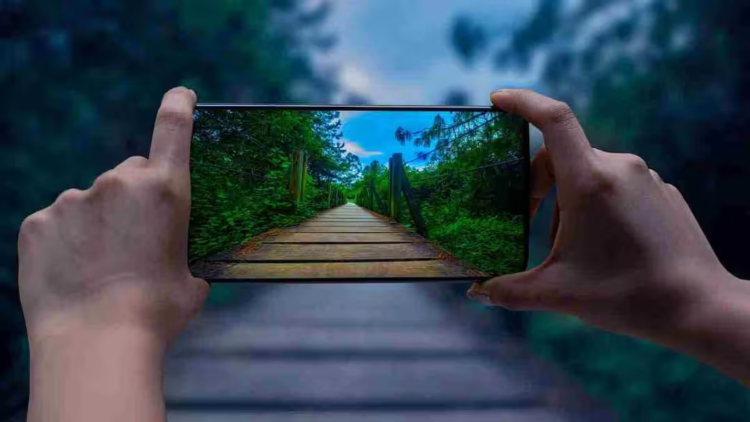 Smartphone Display Types: AMOLED vs IPS LCD: સ્માર્ટફોન માટે કઈ સ્ક્રીન ...